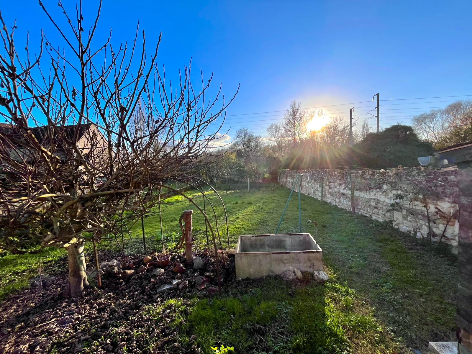 Vente Terrain constructible centre bourg THESEE. | Connecta Immobilier